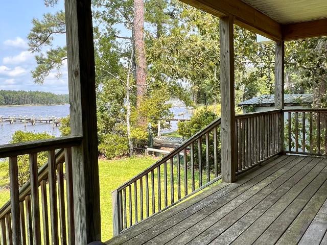 201 Barnes Foster Loop Road