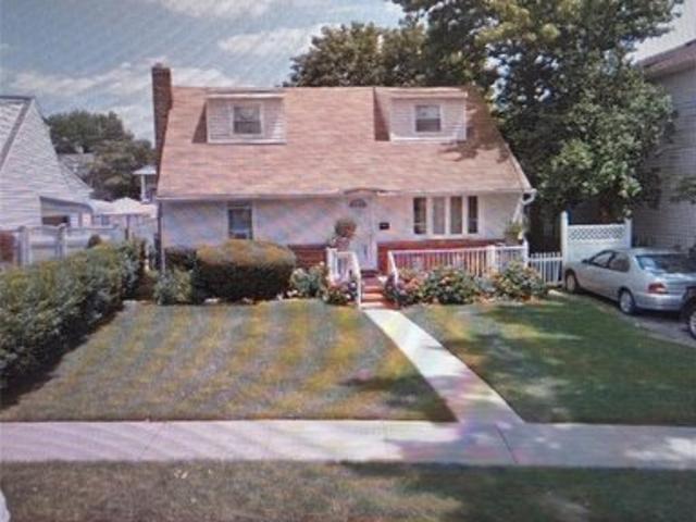 201 Benson Ave, Elmont, NY 11003
