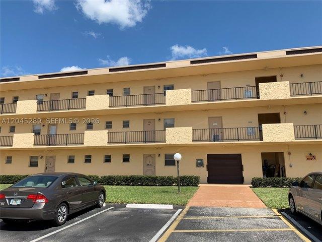 201 Berkley Rd Apt 204, Hollywood, FL 33024