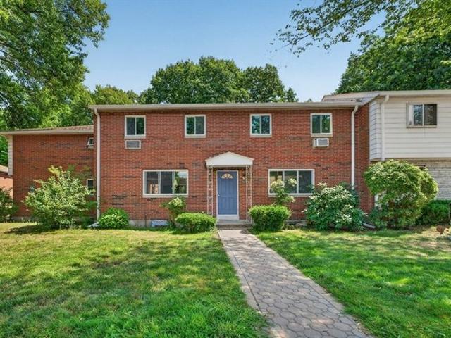 201 Bishop Dr Unit 201, Framingham, MA 01702