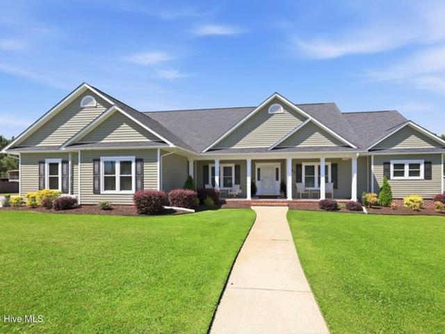 201 Brant Ct, Swansboro, NC 28584