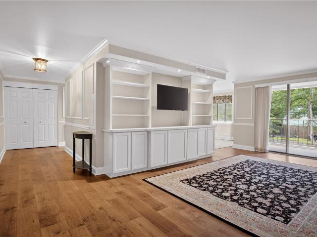201 Grant St 212