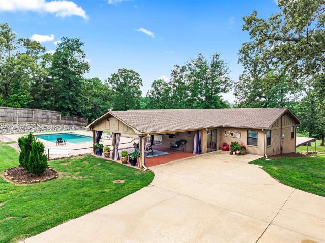 201 Graves Trail