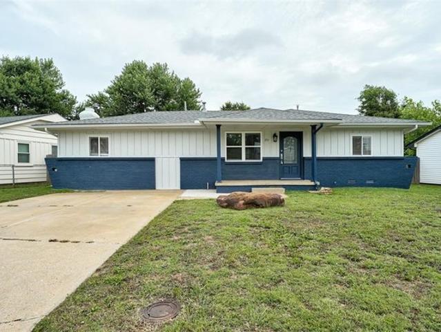 201 Dianna Dr, Yukon, OK 73099