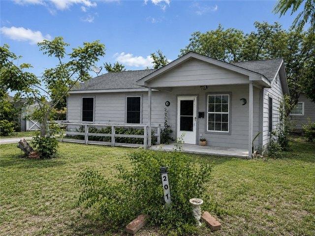 201 E 9th St, Bishop, TX 78343