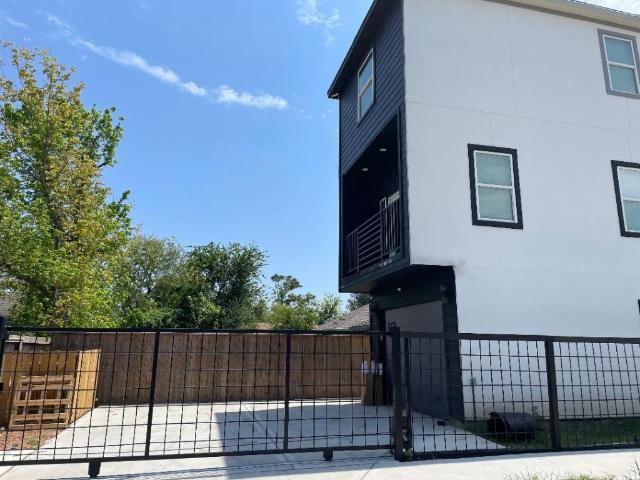 201 E 37th St, Houston, TX 77018 | MLS #75035