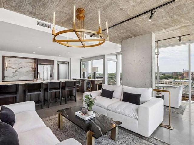 201 E Washington St Unit 1202, Iowa City, IA 52240