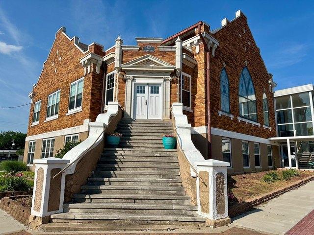 201 E Church St, Ozark, MO 65721