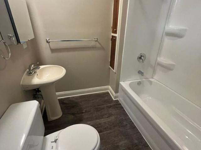 201 E Creighton Studio Apartment for Rent at 201 E Creighton Ave, Fort Wayne, IN 46803 LaRez
