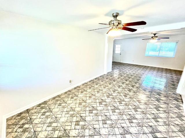 201 E Fuller Drive
