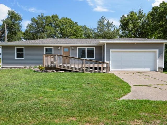 201 E Gails St, McCausland, IA 52758