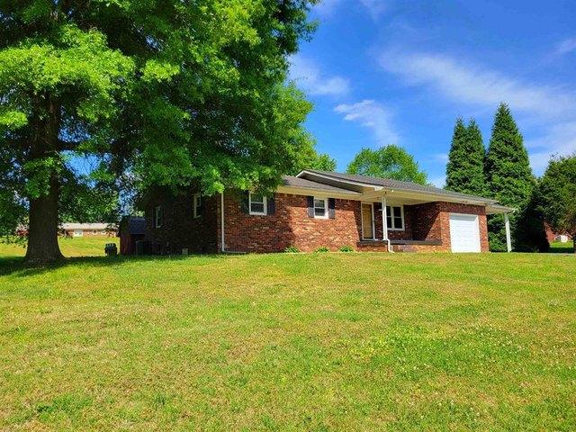 201 E Iron Mountain Dr, Hartford, KY 42347