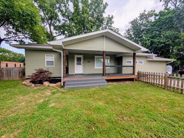201 E Paydon St, West Plains, MO 65775