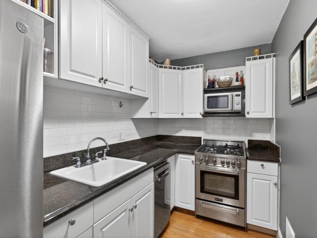 201 East 28th Street, Unit 14M