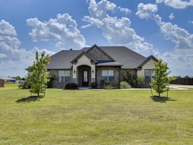 201 Evening Fire Dr, Waxahachie, TX 75167