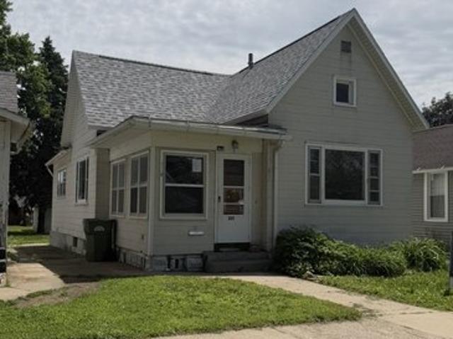 201 Fayette St, Clinton, IA 52732