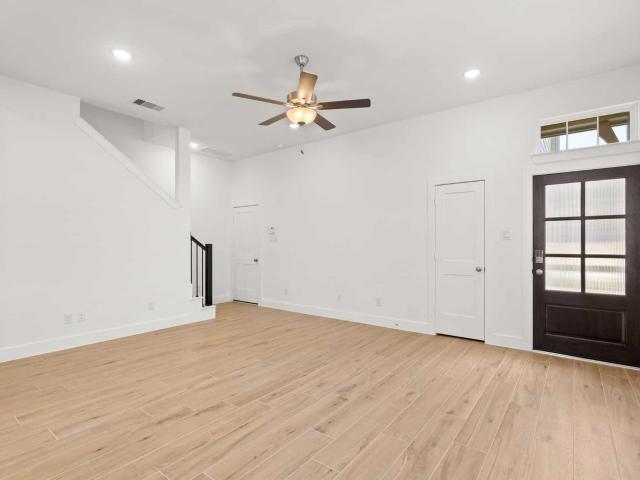 201 Flora Springs Cv