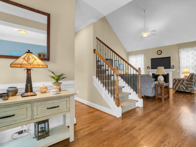 201 Franklin Oaks Lane
