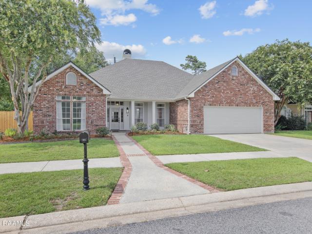 201 Kincaid Ct, Lafayette, LA 70508 | MLS #RA2600002 | Compass
