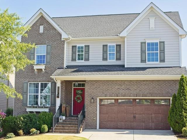 201 King Oak St, Holly Springs, NC 27540