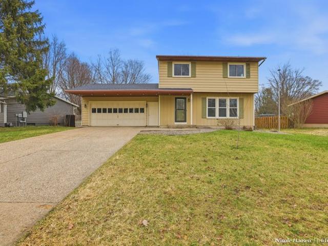 201 Homer Ln, Coopersville, MI 49404