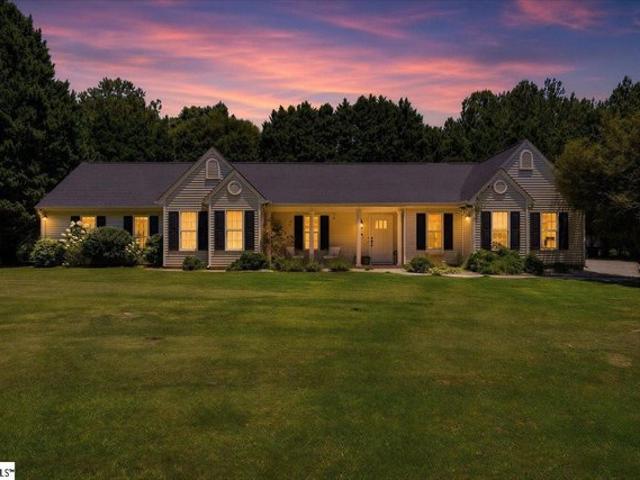201 Haynie Dr, Belton, SC 29627