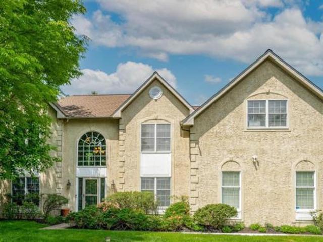 201 Hazeltine Cir, Blue Bell, PA 19422