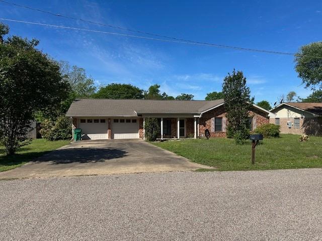 201 Heath Ave, Madisonville, TX 77864 | MLS #95701