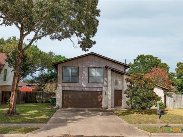 201 Heather St, Victoria, TX 77904
