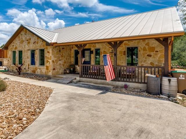 201 Hidden Lake Dr, Boerne, TX 78006