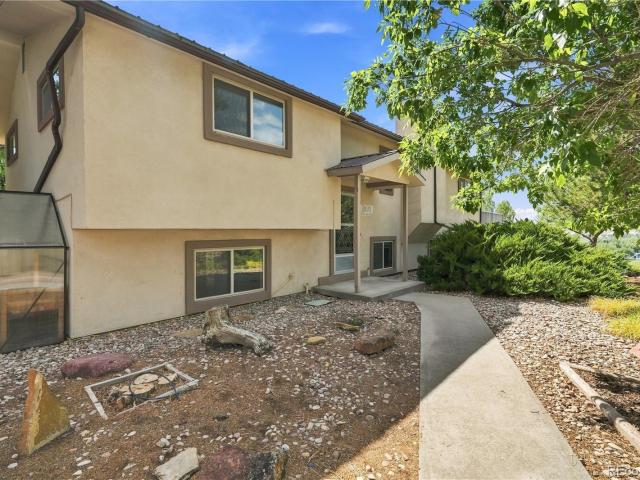 201 Hillcrest Circle
