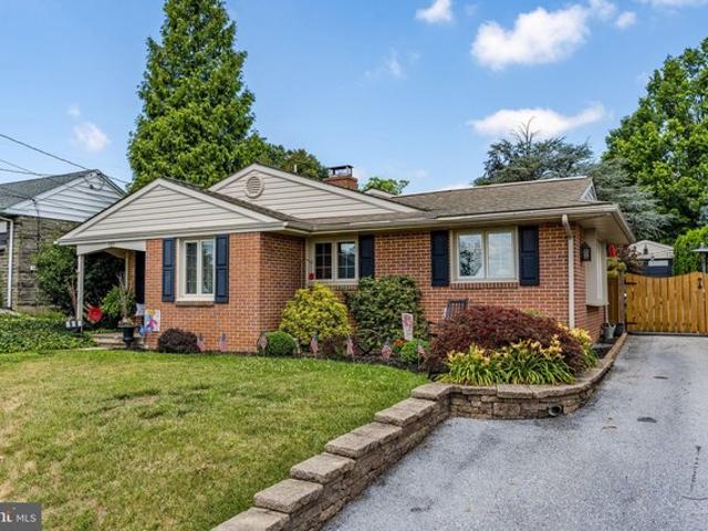 201 Hillcrest Rd, New Holland, PA 17557