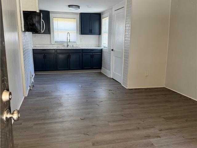 201 Hunters Court