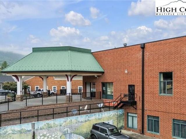 201 Jefferson Station Pl Unit 201, West Jefferson, NC 28694