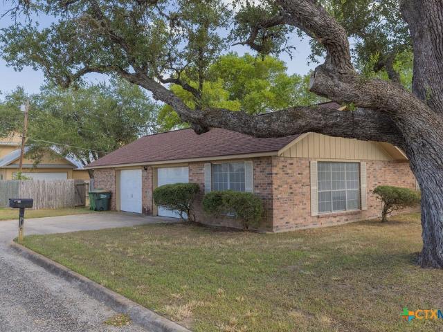 201 Oak Lane