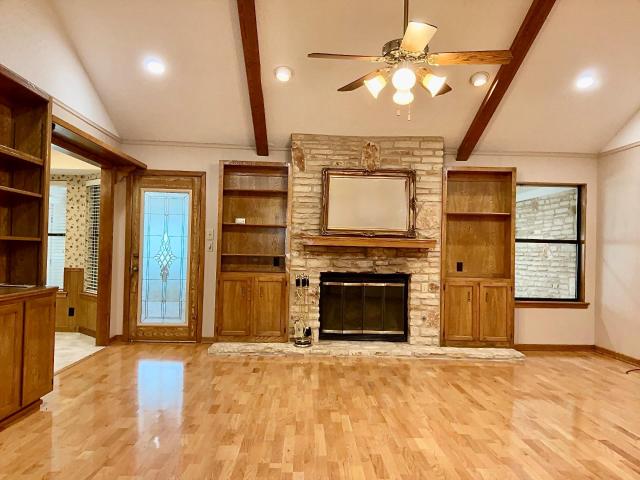 201 Oakwood Dr