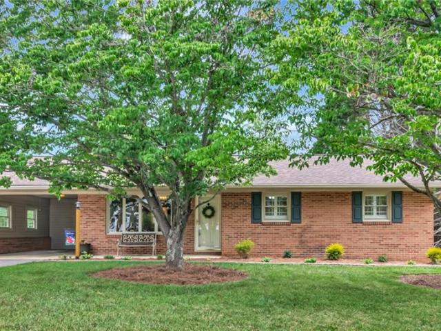 201 Oakwoods Lane
