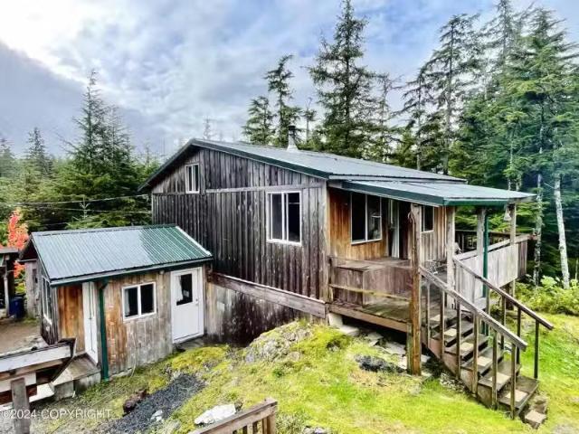 201 ORCA COURT, COFFMAN COVE, AK 99918 Single Family Residence.