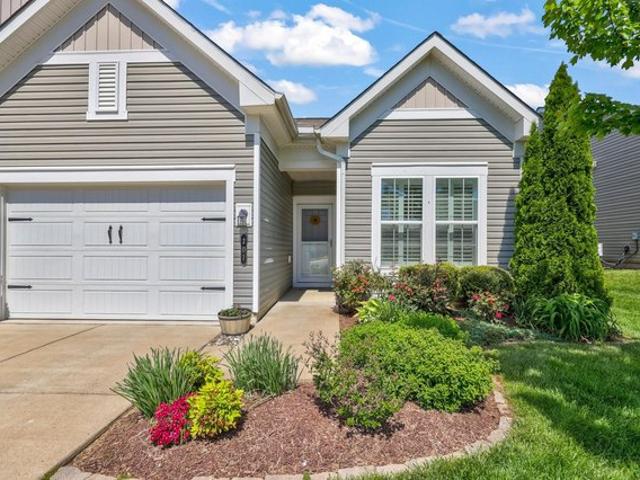 201 Long Point Dr, Fredericksburg, VA 22406