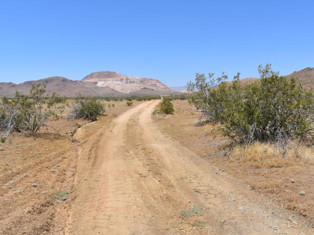 201 Laguna Ave E, Mojave, CA 93501 | MLS #26002 | Compass
