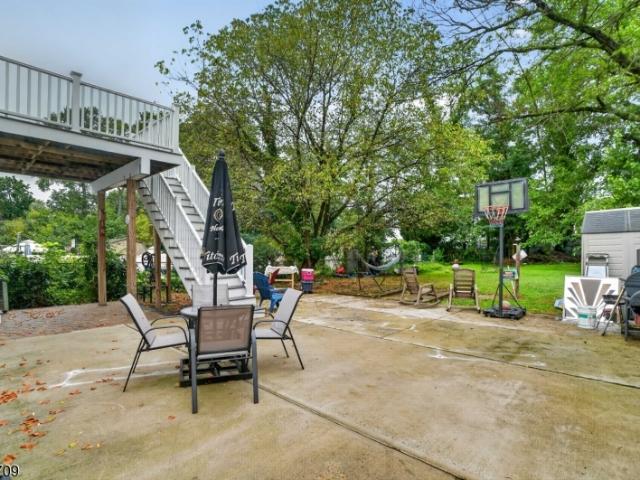 201 Linden Ave # 1