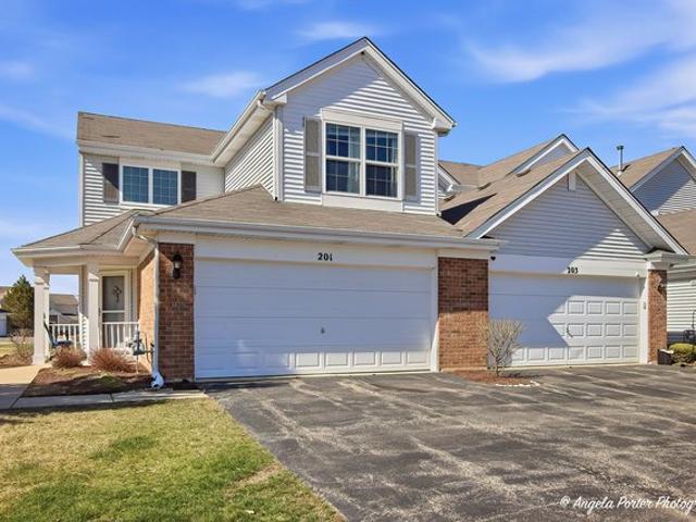 201 Macintosh Ave, Woodstock, IL 60098