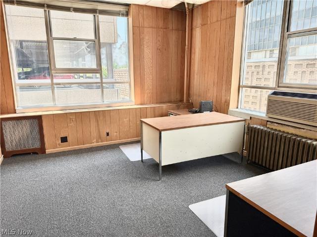 201 Market Avenue S 215