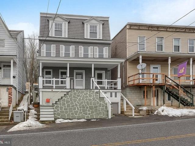 201 Market St, Cumbola, PA 17930