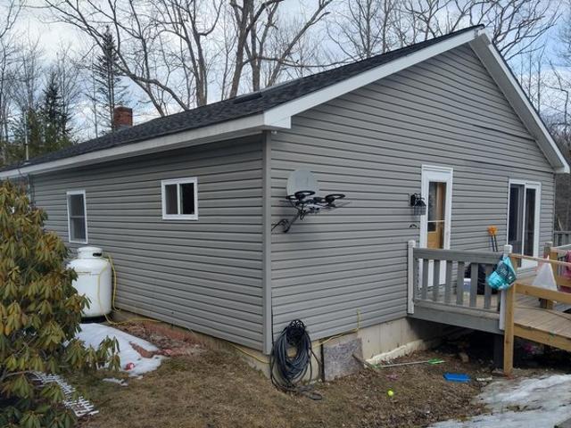 201 Mast Hill Rd, Bucksport, ME 04416