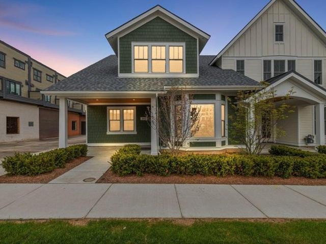 201 Mill Cir, Northville, MI 48167