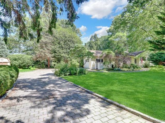 201 Miller Place Rd, Miller Place, NY 11764