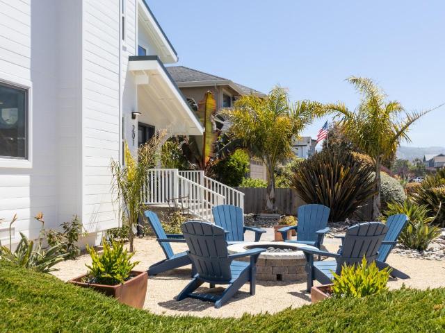 201 Miramontes Avenue