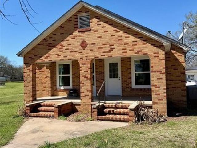 201 N 8th Ave, Madill, OK 73446