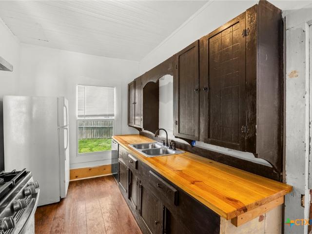 201 N 10th St, Buckholts, TX 76518 | MLS #606463 | Compass